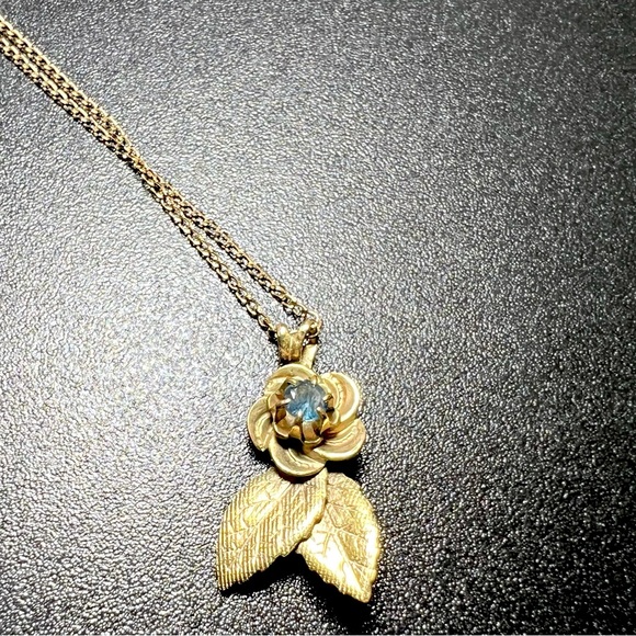 Jewelry | Vintage Dec 14k Gold Filled Blue Glass Center Flower Leaf Necklace Dec 14k Gf | Poshmark